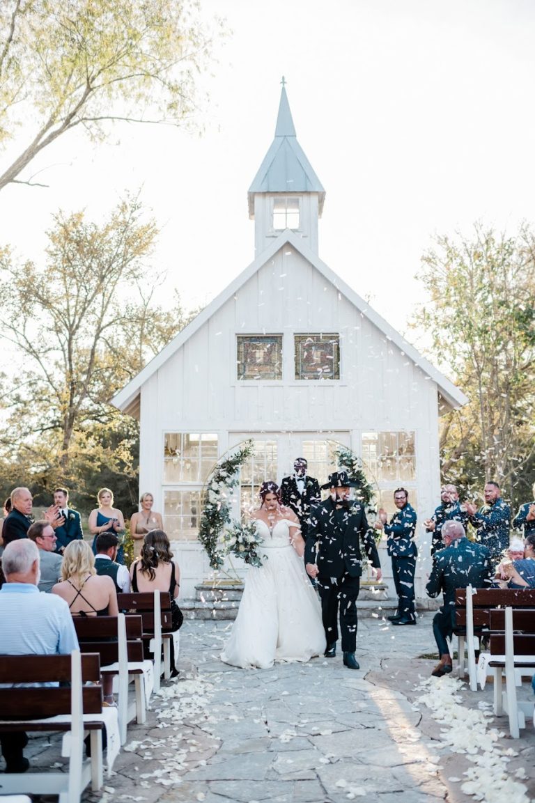 5 Types of Wedding Arches and Altars with a Brief History - Bring Joy